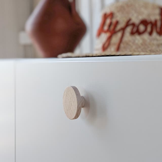 Lilian 40Ø Teak finish - Knob in ash wood