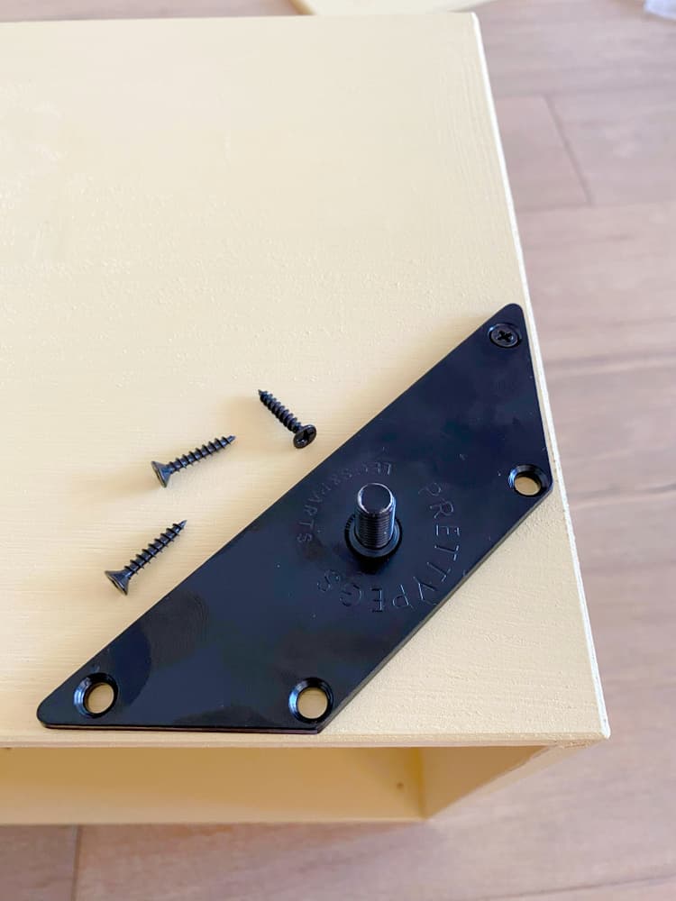 Universal Fitting Plate